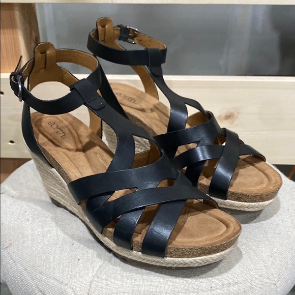 Earth | Shoes | Nwot Earth Cushioned Inner Sole Wedges Super Comfy ...